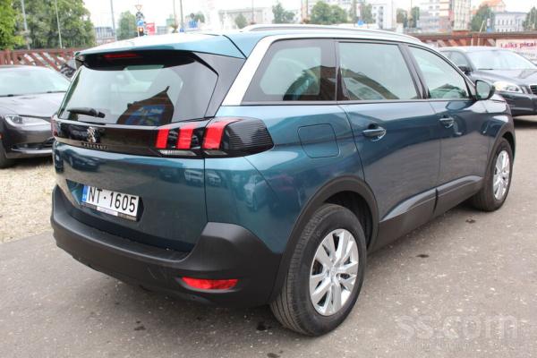 Green Peugeot 5008 2018 in Liepaja, with an engine capacity of 1.50 L and mileage of 171 thousand km for 13500 €, photo 4 on AUTOMOTO.COM.LV