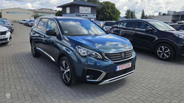 Green Peugeot 5008 2018 in Taurage, with an engine capacity of 1.20 L and mileage of 132 thousand km for 9400 €, photo 1 on AUTOMOTO.COM.LV