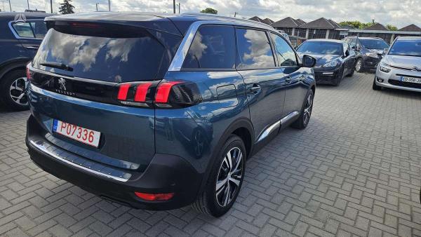 Green Peugeot 5008 2018 in Taurage, with an engine capacity of 1.20 L and mileage of 132 thousand km for 9400 €, photo 4 on AUTOMOTO.COM.LV