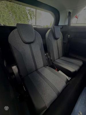 Green Peugeot 5008 2018 in Siauliai, with an engine capacity of 1.50 L and mileage of 195 thousand km for 14400 €, photo 33 on AUTOMOTO.COM.LV