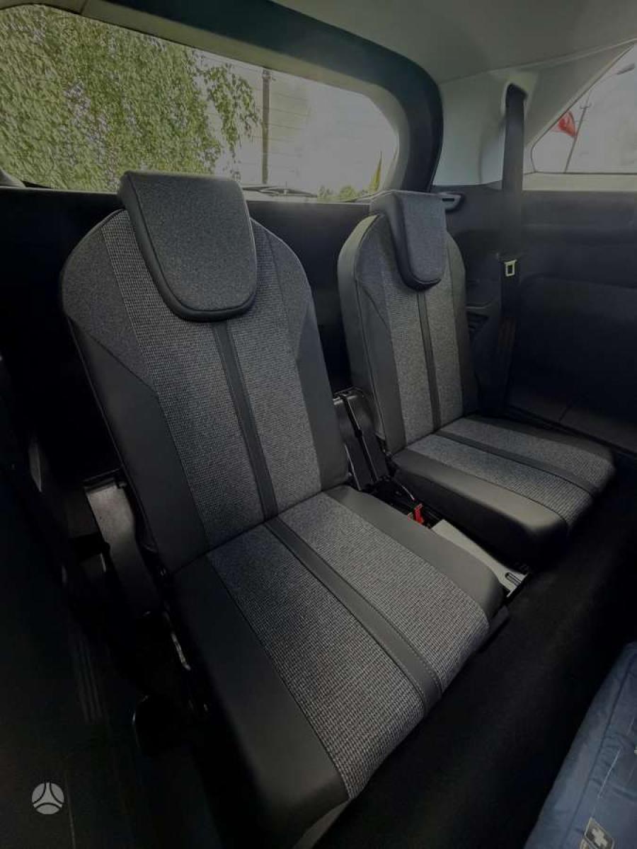 Green Peugeot 5008 2018 in Siauliai, with an engine capacity of 1.50 L and mileage of 195 thousand km for 14400 €, photo 33 on AUTOMOTO.COM.LV