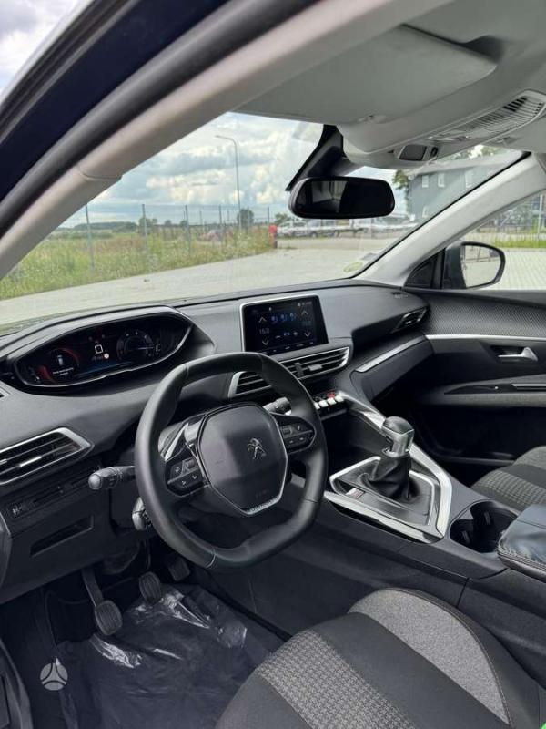 Green Peugeot 5008 2018 in Taurage, with an engine capacity of 1.56 L and mileage of 242 thousand km for 9200 €, photo 9 on AUTOMOTO.COM.LV