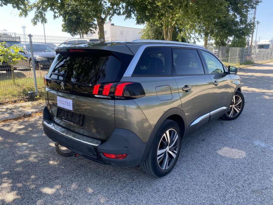 Zaļš Peugeot 5008 2018 Marijampole, ar dzinēja tilpumu 1.56 L un nobraukumu 274 tūkst. km par 9800 €, foto 9 vietnē AUTOMOTO.COM.LV