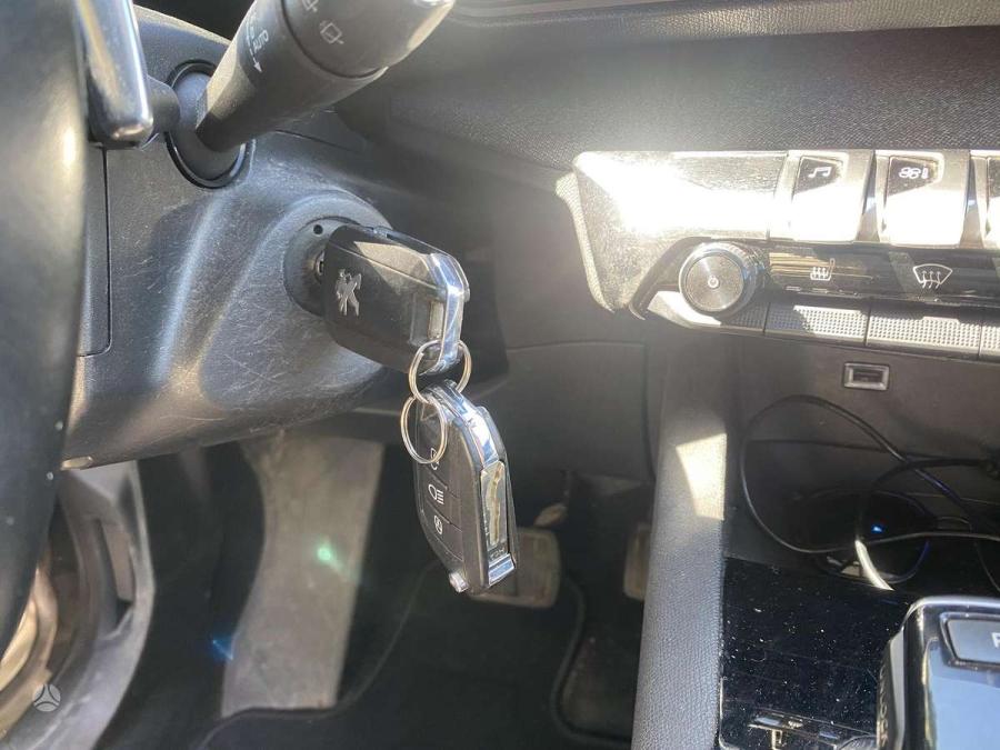 Zaļš Peugeot 5008 2018 Marijampole, ar dzinēja tilpumu 1.56 L un nobraukumu 274 tūkst. km par 9800 €, foto 21 vietnē AUTOMOTO.COM.LV