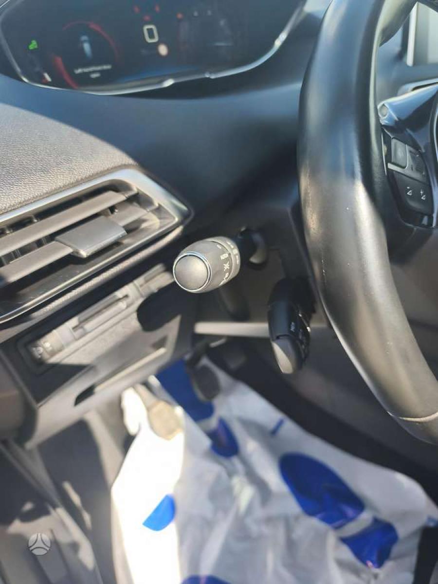 Zaļš Peugeot 5008 2018 Tauragė, ar dzinēja tilpumu 1.50 L un nobraukumu 65 tūkst. km par 11600 €, foto 8 vietnē AUTOMOTO.COM.LV