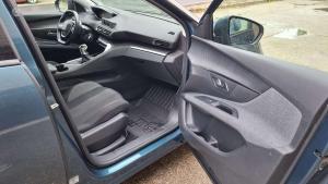 Zaļš Peugeot 5008 2019 Viļņa, ar dzinēja tilpumu 1.20 L un nobraukumu 130 tūkst. km par 7900 €, foto 18 vietnē AUTOMOTO.COM.LV