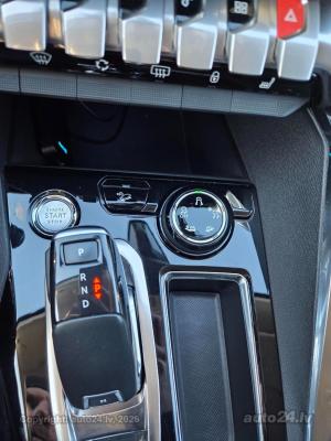 Zaļš Peugeot 5008 2019 Tallina, ar dzinēja tilpumu 1.50 L un nobraukumu 110 tūkst. km par 15200 €, foto 10 vietnē AUTOMOTO.COM.LV
