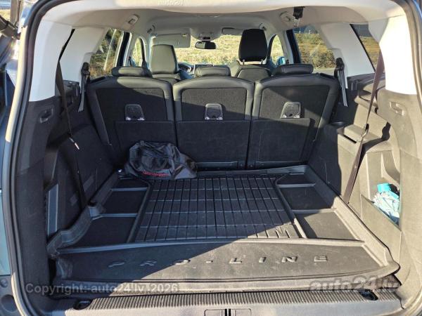 Zaļš Peugeot 5008 2019 Tallina, ar dzinēja tilpumu 1.50 L un nobraukumu 110 tūkst. km par 15200 €, foto 10 vietnē AUTOMOTO.COM.LV