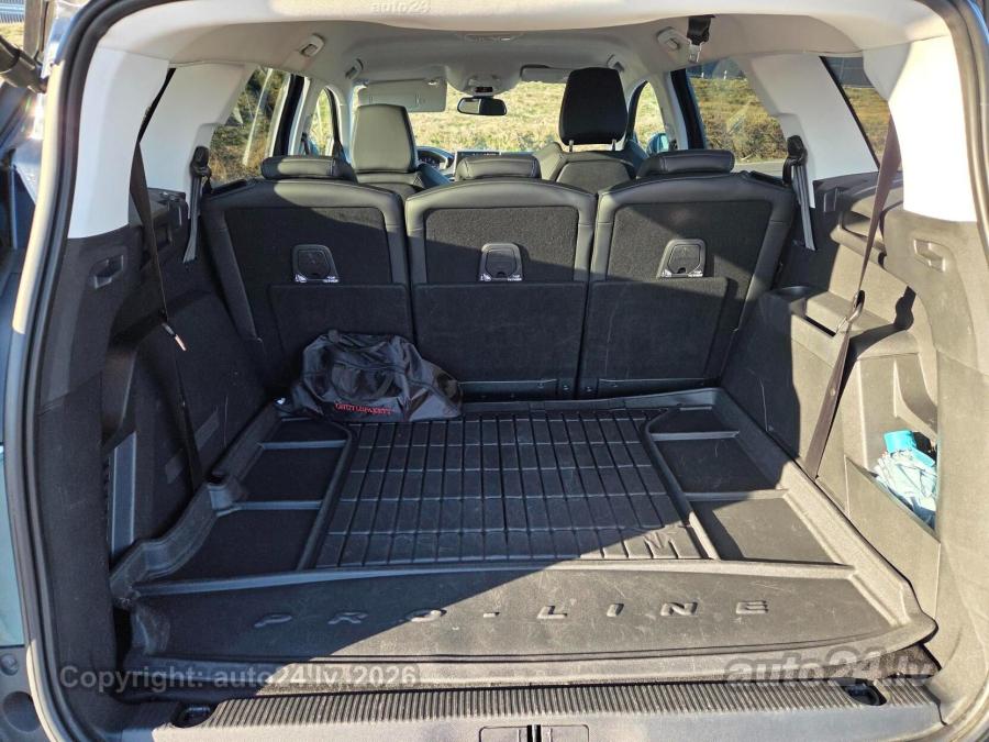 Zaļš Peugeot 5008 2019 Tallina, ar dzinēja tilpumu 1.50 L un nobraukumu 110 tūkst. km par 15200 €, foto 11 vietnē AUTOMOTO.COM.LV