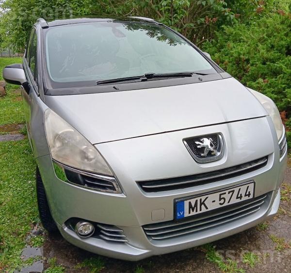 Grey Peugeot 5008 2010 in Liepaja, with an engine capacity of 1.60 L and mileage of 351 thousand km for 1200 €, photo 1 on AUTOMOTO.COM.LV
