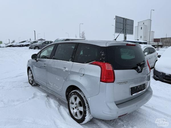 Grey Peugeot 5008 2012 in Utena, with an engine capacity of 1.60 L and mileage of 273 thousand km for 3700 €, photo 4 on AUTOMOTO.COM.LV