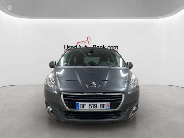 Grey Peugeot 5008 2014 in Marijampole, with an engine capacity of 1.56 L and mileage of 192 thousand km for 7684 €, photo 2 on AUTOMOTO.COM.LV