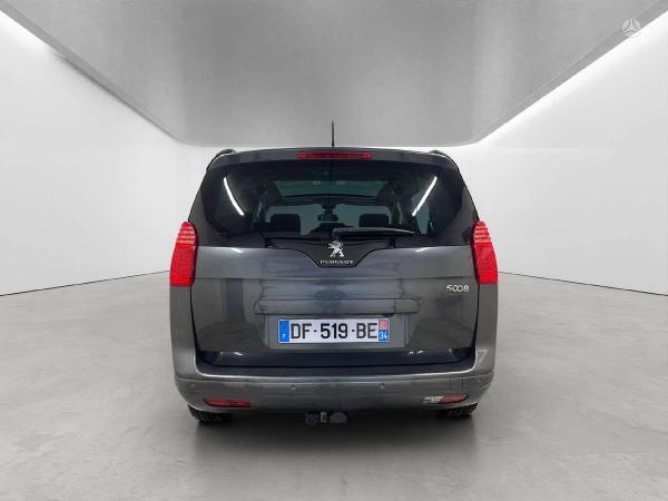Grey Peugeot 5008 2014 in Marijampole, with an engine capacity of 1.56 L and mileage of 192 thousand km for 7684 €, photo 5 on AUTOMOTO.COM.LV