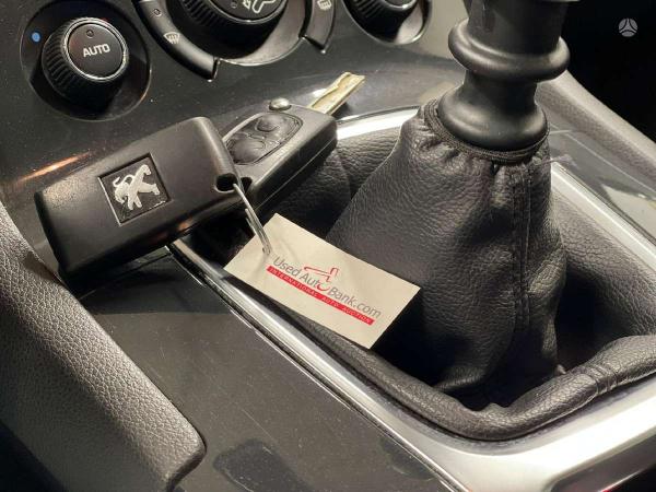 Pelēks Peugeot 5008 2014 Marijampole, ar dzinēja tilpumu 1.56 L un nobraukumu 192 tūkst. km par 7502 €, foto 11 vietnē AUTOMOTO.COM.LV