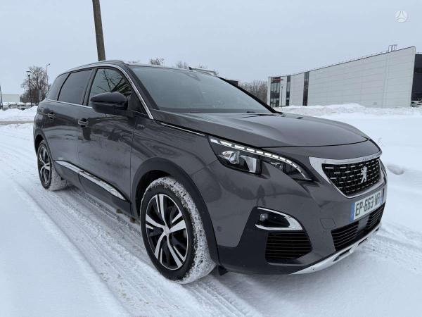 Grey Peugeot 5008 2017 in Kaunas, with an engine capacity of 1.20 L and mileage of 156 thousand km for 11400 €, photo 1 on AUTOMOTO.COM.LV