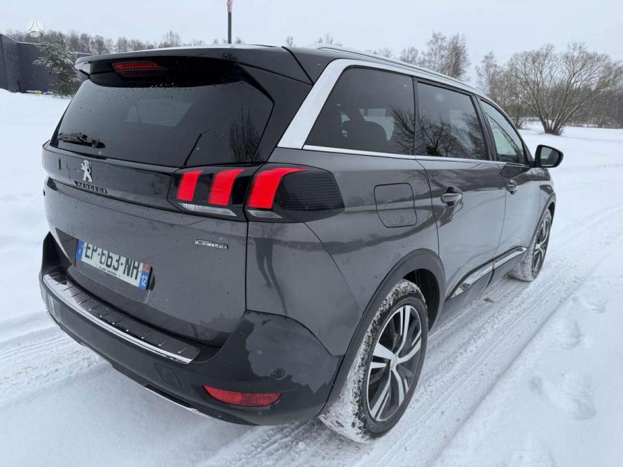 Grey Peugeot 5008 2017 in Kaunas, with an engine capacity of 1.20 L and mileage of 156 thousand km for 11400 €, photo 6 on AUTOMOTO.COM.LV