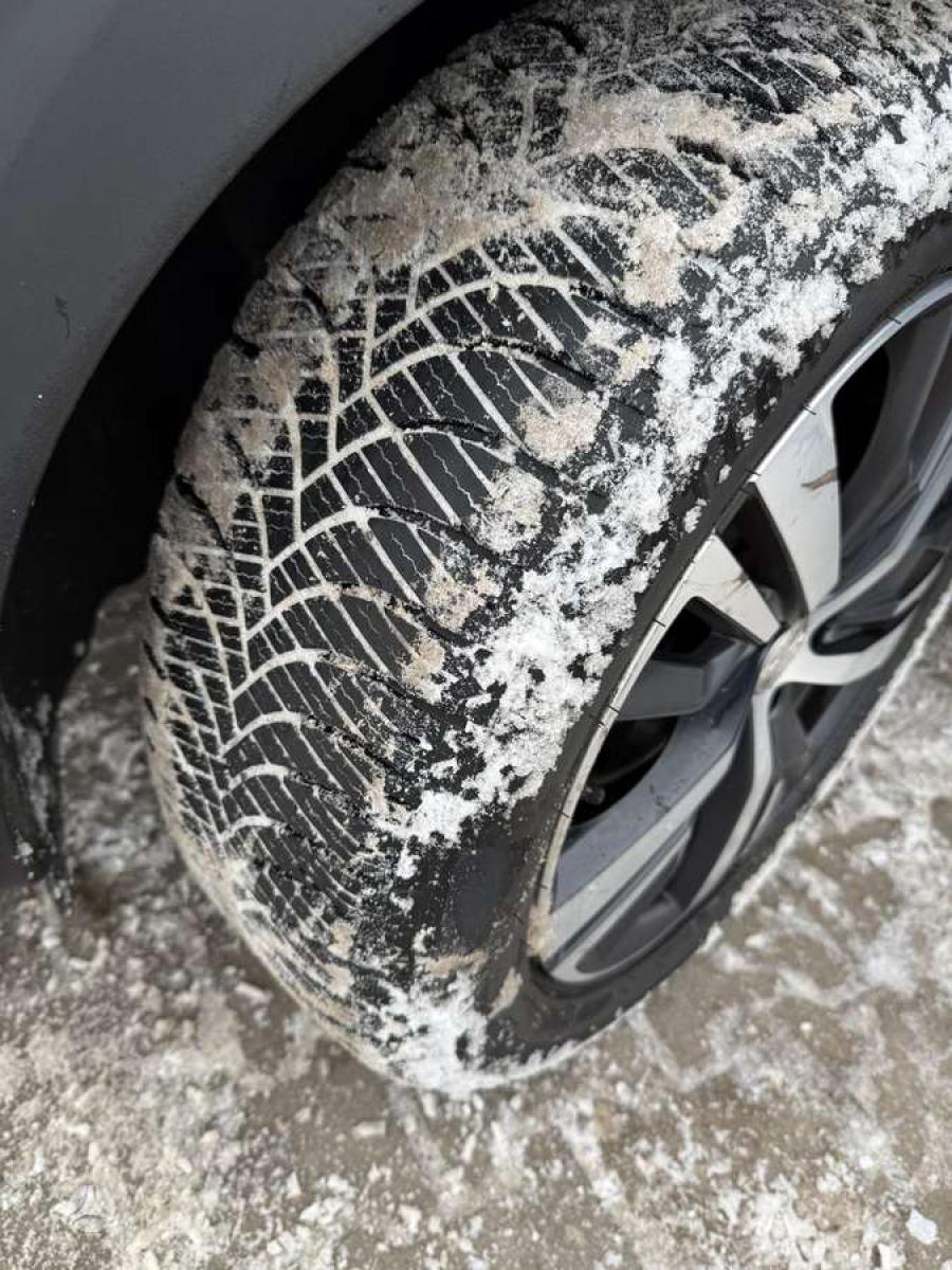 Grey Peugeot 5008 2017 in Kaunas, with an engine capacity of 1.20 L and mileage of 156 thousand km for 11400 €, photo 18 on AUTOMOTO.COM.LV