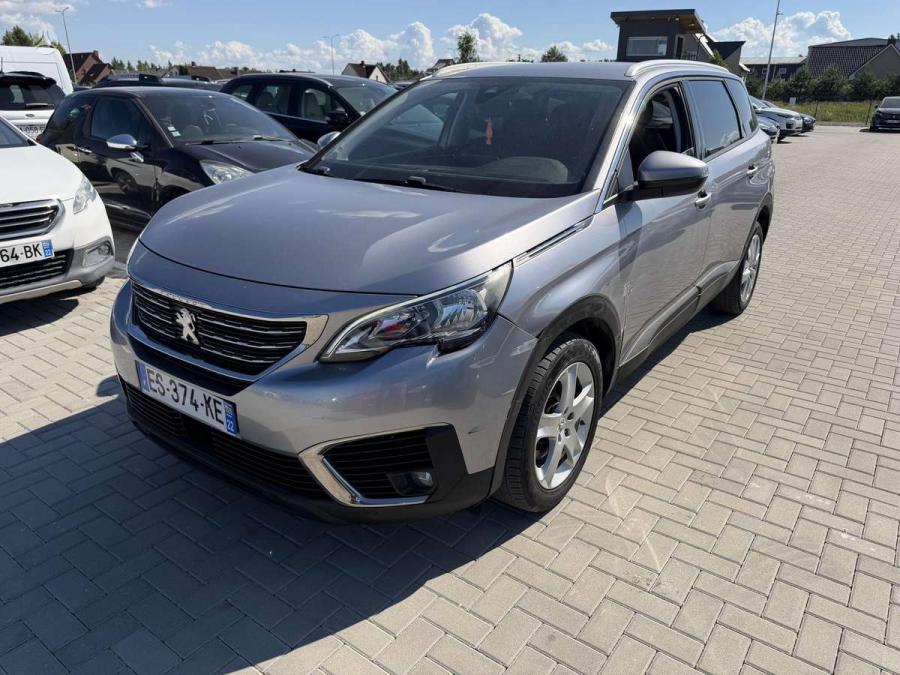 Grey Peugeot 5008 2017 in Taurage, with an engine capacity of 1.56 L and mileage of 251 thousand km for 7900 €, photo 1 on AUTOMOTO.COM.LV