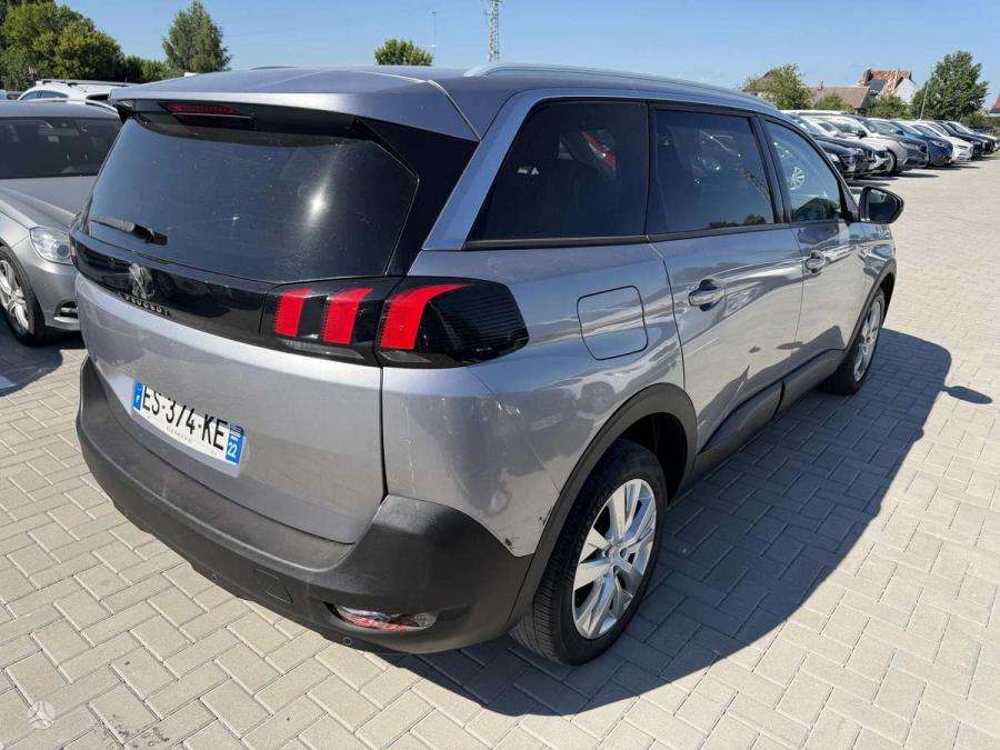 Grey Peugeot 5008 2017 in Taurage, with an engine capacity of 1.56 L and mileage of 251 thousand km for 7900 €, photo 4 on AUTOMOTO.COM.LV