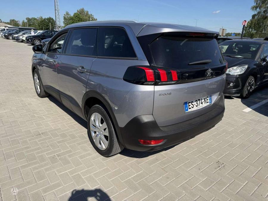 Grey Peugeot 5008 2017 in Taurage, with an engine capacity of 1.56 L and mileage of 251 thousand km for 7900 €, photo 5 on AUTOMOTO.COM.LV