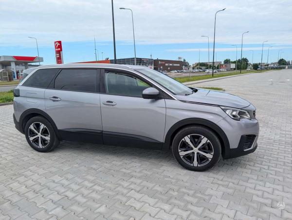 Grey Peugeot 5008 2017 in Taurage, with an engine capacity of 2.00 L and mileage of 330 thousand km for 9400 €, photo 4 on AUTOMOTO.COM.LV