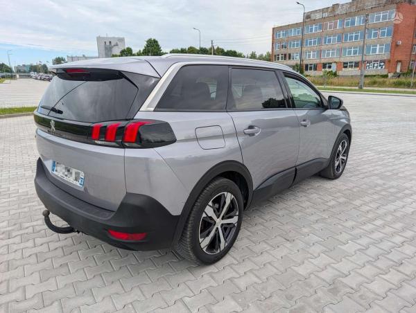 Grey Peugeot 5008 2017 in Taurage, with an engine capacity of 2.00 L and mileage of 330 thousand km for 9400 €, photo 5 on AUTOMOTO.COM.LV