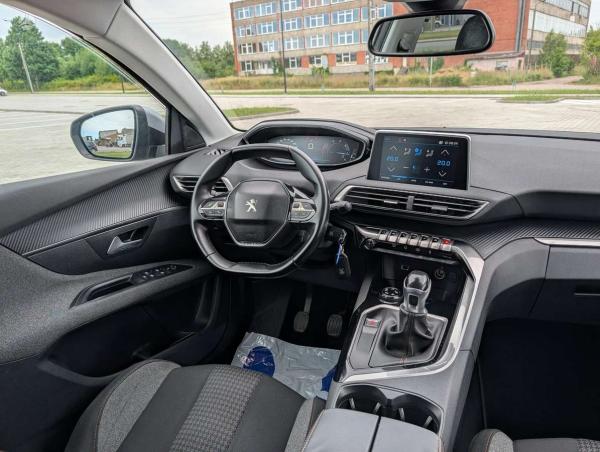 Grey Peugeot 5008 2017 in Taurage, with an engine capacity of 2.00 L and mileage of 330 thousand km for 9400 €, photo 8 on AUTOMOTO.COM.LV