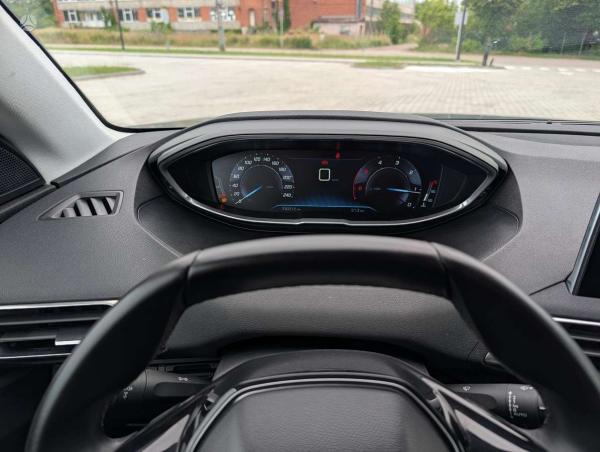 Grey Peugeot 5008 2017 in Taurage, with an engine capacity of 2.00 L and mileage of 330 thousand km for 9400 €, photo 10 on AUTOMOTO.COM.LV
