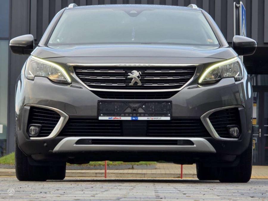 Grey Peugeot 5008 2017 in Siauliai, with an engine capacity of 2.00 L and mileage of 225 thousand km for 12800 €, photo 9 on AUTOMOTO.COM.LV