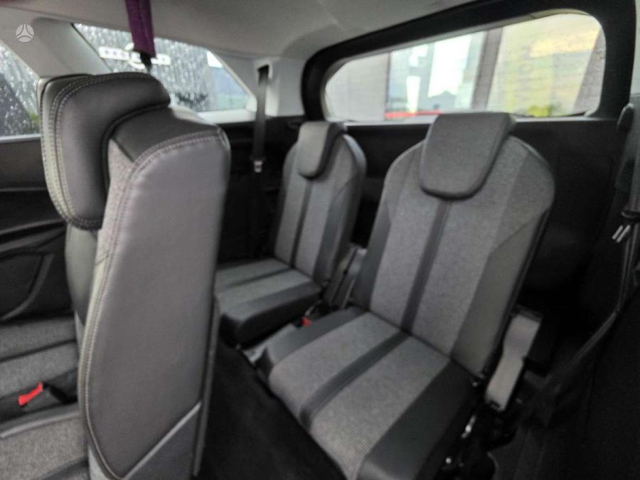 Grey Peugeot 5008 2017 in Siauliai, with an engine capacity of 2.00 L and mileage of 225 thousand km for 12800 €, photo 28 on AUTOMOTO.COM.LV