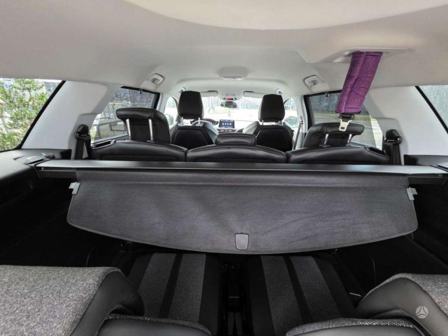 Grey Peugeot 5008 2017 in Siauliai, with an engine capacity of 2.00 L and mileage of 225 thousand km for 12800 €, photo 32 on AUTOMOTO.COM.LV