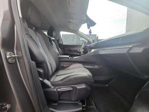 Grey Peugeot 5008 2017 in Siauliai, with an engine capacity of 2.00 L and mileage of 225 thousand km for 12800 €, photo 33 on AUTOMOTO.COM.LV