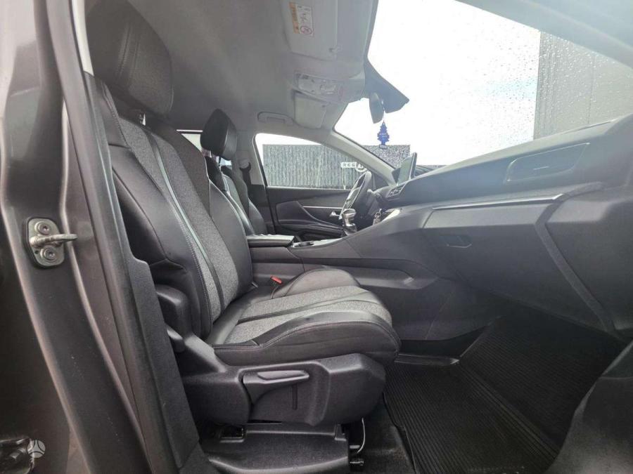Grey Peugeot 5008 2017 in Siauliai, with an engine capacity of 2.00 L and mileage of 225 thousand km for 12800 €, photo 33 on AUTOMOTO.COM.LV