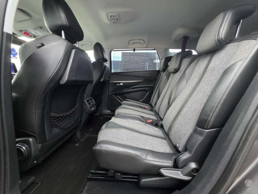 Grey Peugeot 5008 2017 in Siauliai, with an engine capacity of 2.00 L and mileage of 225 thousand km for 12800 €, photo 35 on AUTOMOTO.COM.LV