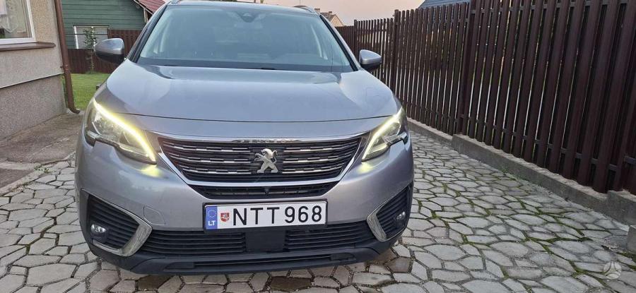 Grey Peugeot 5008 2017 in Kursenai, with an engine capacity of 1.60 L and mileage of 224 thousand km for 11999 €, photo 1 on AUTOMOTO.COM.LV