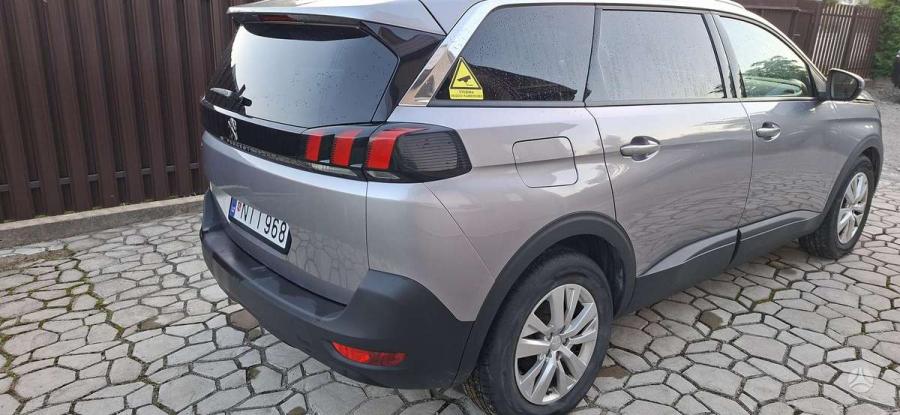 Grey Peugeot 5008 2017 in Kursenai, with an engine capacity of 1.60 L and mileage of 224 thousand km for 11999 €, photo 4 on AUTOMOTO.COM.LV