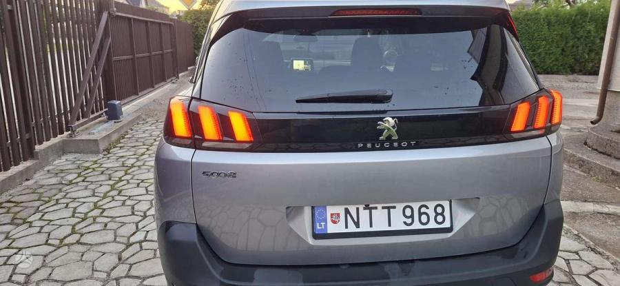 Grey Peugeot 5008 2017 in Kursenai, with an engine capacity of 1.60 L and mileage of 224 thousand km for 11999 €, photo 5 on AUTOMOTO.COM.LV