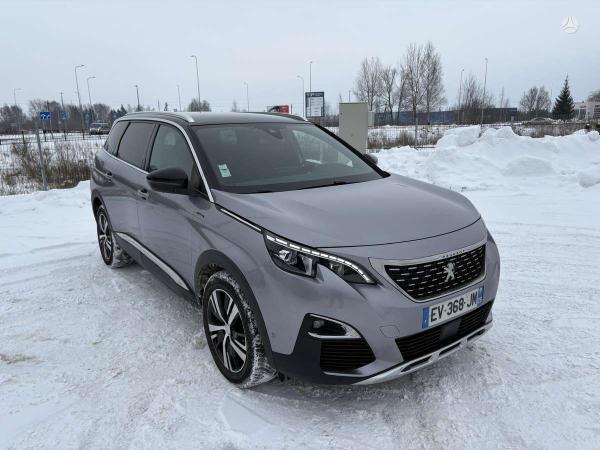 Grey Peugeot 5008 2018 in Taurage, with an engine capacity of 1.50 L and mileage of 200 thousand km for 11000 €, photo 4 on AUTOMOTO.COM.LV