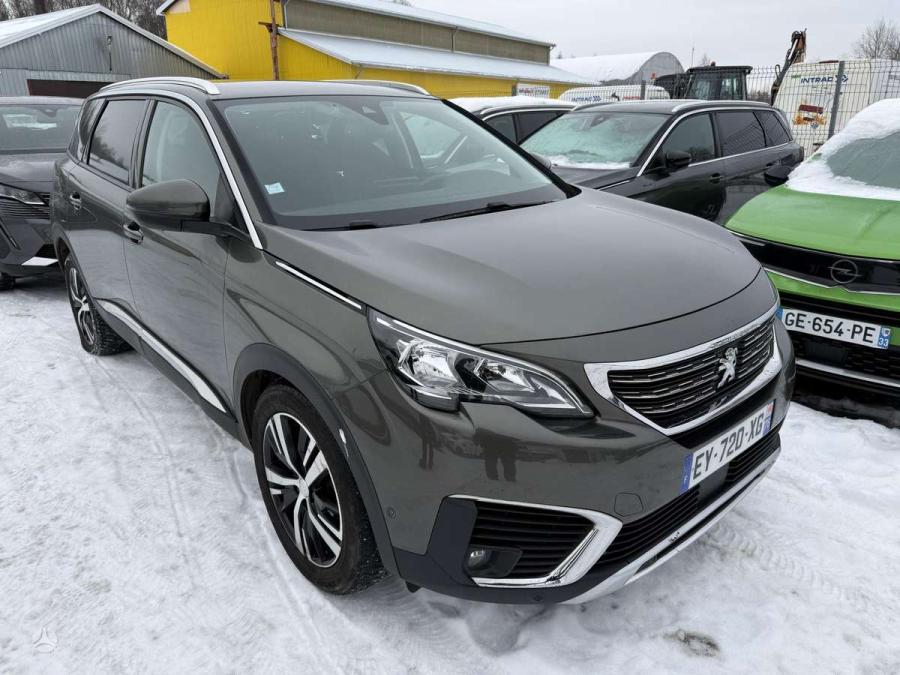 Grey Peugeot 5008 2018 in Kaunas, with an engine capacity of 1.50 L and mileage of 217 thousand km for 10800 €, photo 2 on AUTOMOTO.COM.LV