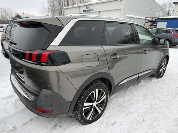 Grey Peugeot 5008 2018 in Kaunas, with an engine capacity of 1.50 L and mileage of 217 thousand km for 10800 €, photo 4 on AUTOMOTO.COM.LV