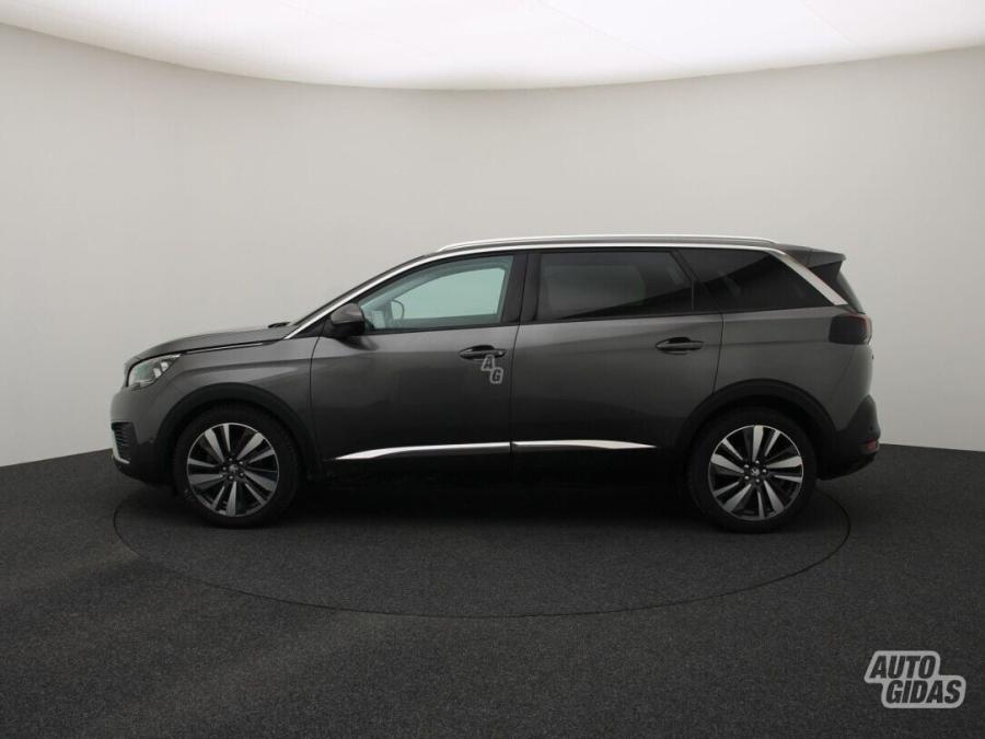Grey Peugeot 5008 2018 in Vilnius, with an engine capacity of 1.60 L and mileage of 243 thousand km for 12999 €, photo 6 on AUTOMOTO.COM.LV