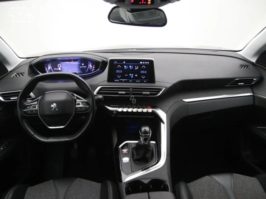 Grey Peugeot 5008 2018 in Vilnius, with an engine capacity of 1.20 L and mileage of 199 thousand km for 12499 €, photo 3 on AUTOMOTO.COM.LV