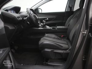 Grey Peugeot 5008 2018 in Vilnius, with an engine capacity of 1.20 L and mileage of 199 thousand km for 12499 €, photo 5 on AUTOMOTO.COM.LV