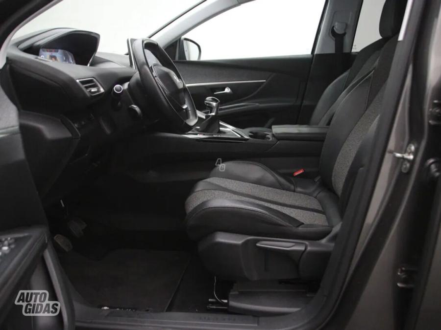 Grey Peugeot 5008 2018 in Vilnius, with an engine capacity of 1.20 L and mileage of 199 thousand km for 12499 €, photo 5 on AUTOMOTO.COM.LV
