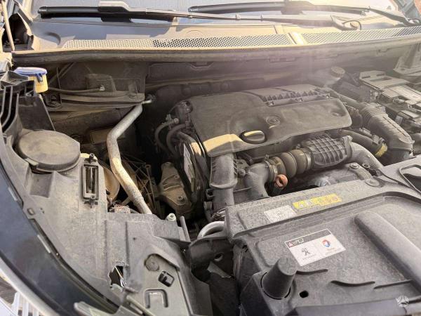 Grey Peugeot 5008 2018 in Kaunas, with an engine capacity of 1.56 L and mileage of 140 thousand km for 7800 €, photo 9 on AUTOMOTO.COM.LV