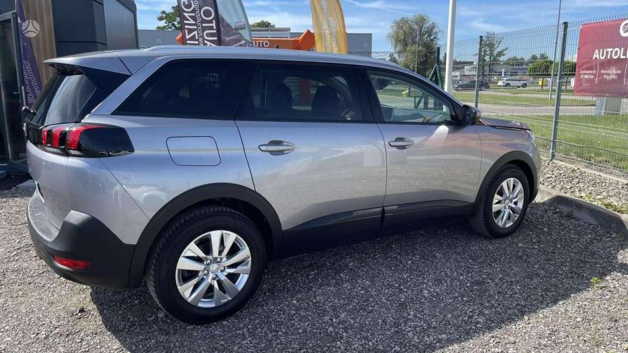 Grey Peugeot 5008 2018 in Marijampole, with an engine capacity of 1.50 L and mileage of 189 thousand km for 10990 €, photo 8 on AUTOMOTO.COM.LV
