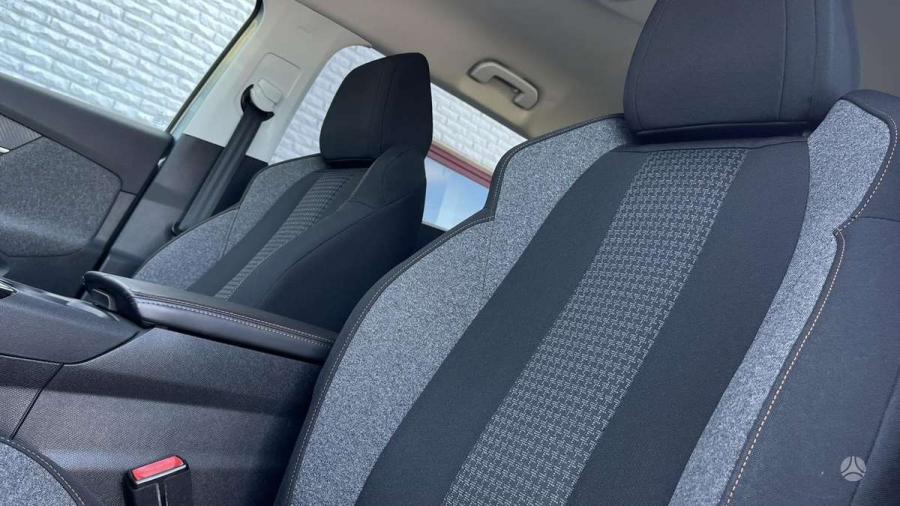 Grey Peugeot 5008 2018 in Marijampole, with an engine capacity of 1.50 L and mileage of 189 thousand km for 10990 €, photo 16 on AUTOMOTO.COM.LV