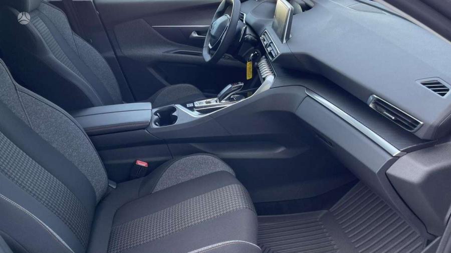 Grey Peugeot 5008 2018 in Marijampole, with an engine capacity of 1.50 L and mileage of 189 thousand km for 10990 €, photo 17 on AUTOMOTO.COM.LV