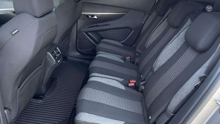 Grey Peugeot 5008 2018 in Marijampole, with an engine capacity of 1.50 L and mileage of 189 thousand km for 10990 €, photo 19 on AUTOMOTO.COM.LV