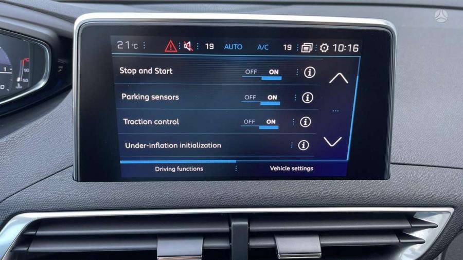 Grey Peugeot 5008 2018 in Marijampole, with an engine capacity of 1.50 L and mileage of 189 thousand km for 10990 €, photo 30 on AUTOMOTO.COM.LV